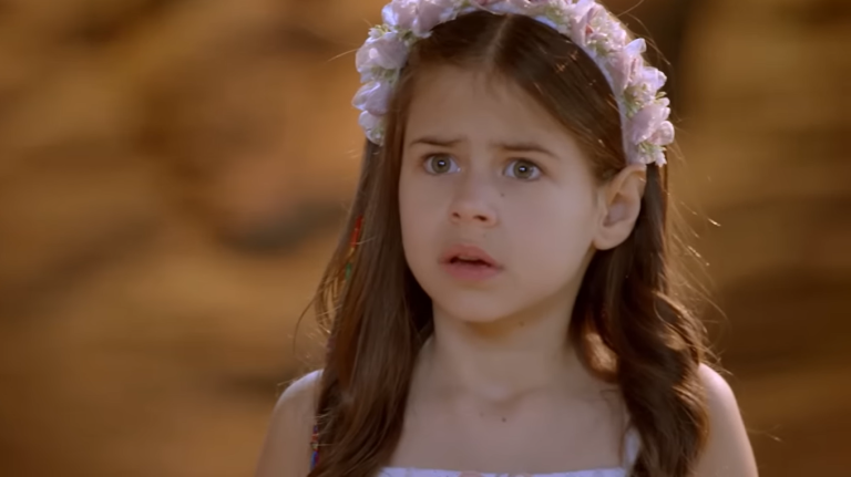 A Caverna Encantada: Anna cai e se machuca